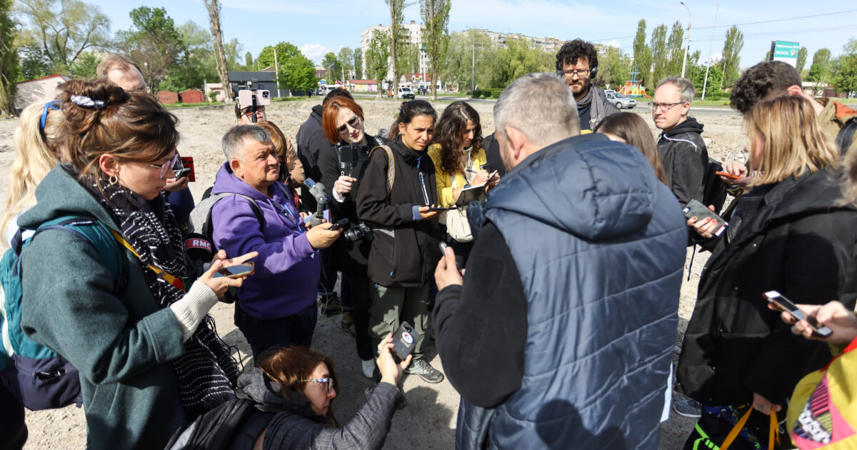EU journalists explored war-time Kyiv | n-ost